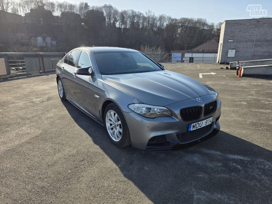 Pelēks BMW 530 2010 Viļņa, ar dzinēja tilpumu 3.00 L un nobraukumu 349 tūkst. km par 10900 €, foto 7 vietnē AUTOMOTO.COM.LV