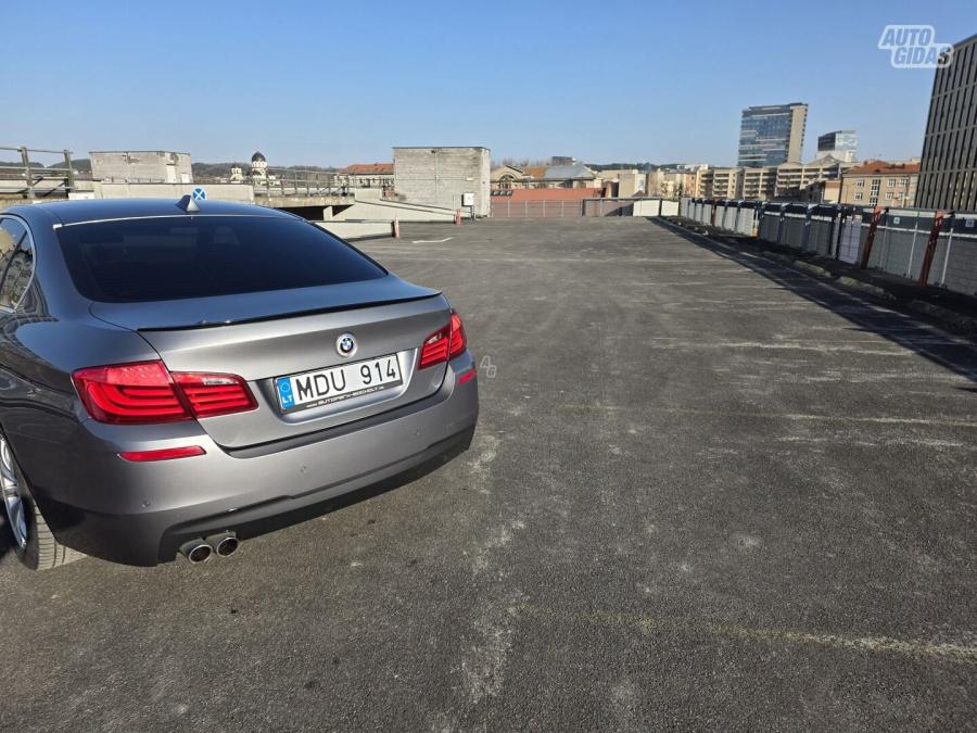 Pelēks BMW 530 2010 Viļņa, ar dzinēja tilpumu 3.00 L un nobraukumu 349 tūkst. km par 8500 €, foto 5 vietnē AUTOMOTO.COM.LV