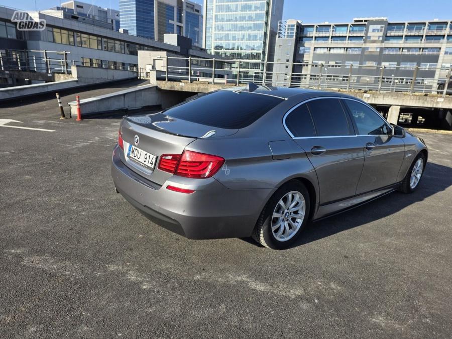 Pelēks BMW 530 2010 Viļņa, ar dzinēja tilpumu 3.00 L un nobraukumu 349 tūkst. km par 8500 €, foto 6 vietnē AUTOMOTO.COM.LV