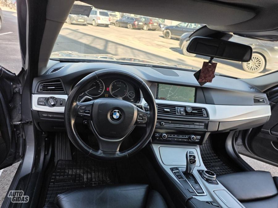 Pelēks BMW 530 2010 Viļņa, ar dzinēja tilpumu 3.00 L un nobraukumu 349 tūkst. km par 8500 €, foto 21 vietnē AUTOMOTO.COM.LV