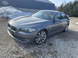 Pelēks BMW 530 2010 Viļņa, ar dzinēja tilpumu 3.00 L un nobraukumu 291 tūkst. km par 4700 €, foto  vietnē AUTOMOTO.COM.LV