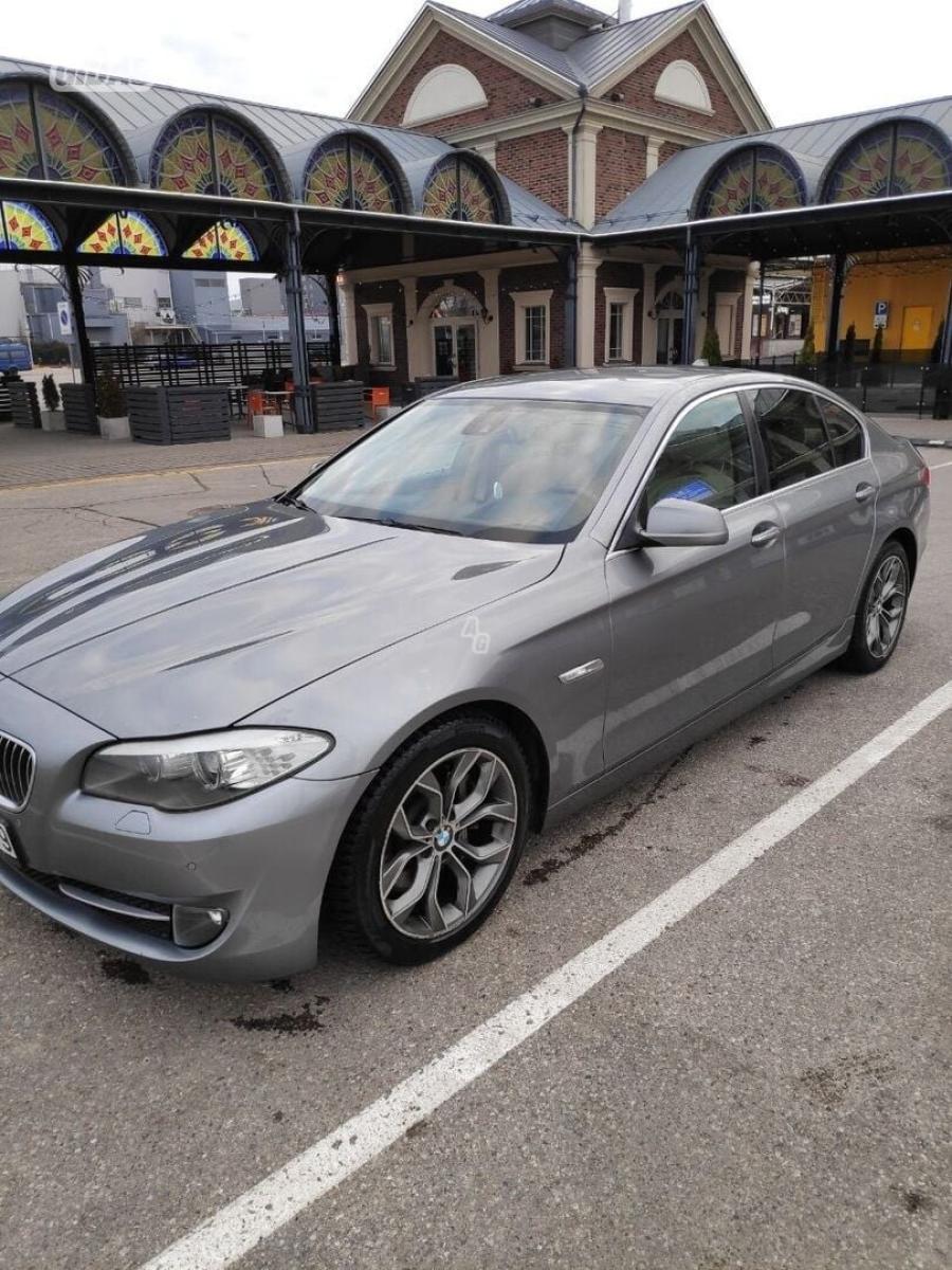 Grey BMW 530 2010 in Kaunas, with an engine capacity of 3.00 L and mileage of 315 thousand km for 7300 €, photo 1 on AUTOMOTO.COM.LV