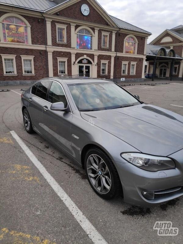 Pelēks BMW 530 2010 Kauņa, ar dzinēja tilpumu 3.00 L un nobraukumu 315 tūkst. km par 7300 €, foto 2 vietnē AUTOMOTO.COM.LV