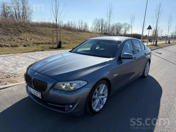 Серый БМВ 530 2010 в Елгава, объемом двигателя 3.00 л и пробегом 330 тыс. км за 8000 €, фото 6 на AUTOMOTO.COM.LV