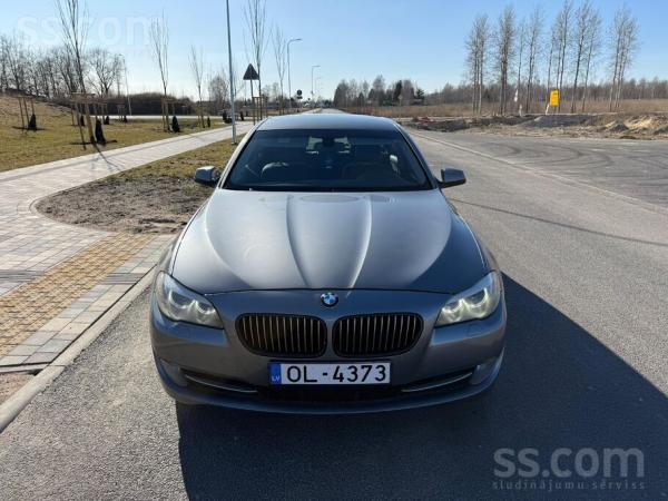 Серый БМВ 530 2010 в Елгава, объемом двигателя 3.00 л и пробегом 330 тыс. км за 8000 €, фото 7 на AUTOMOTO.COM.LV