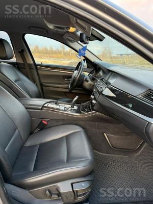 Grey BMW 530 2010 in Jelgava, with an engine capacity of 3.00 L and mileage of 330 thousand km for 8000 €, photo 10 on AUTOMOTO.COM.LV