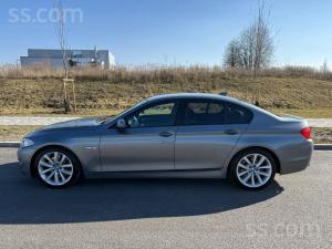 Grey BMW 530 2010 in Jelgava, with an engine capacity of 3.00 L and mileage of 330 thousand km for 8000 €, photo 17 on AUTOMOTO.COM.LV