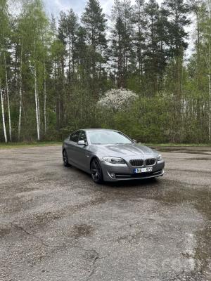 Grey BMW 530 2010 in Riga, with an engine capacity of 3.00 L and mileage of 258 thousand km for 6350 €, photo 3 on AUTOMOTO.COM.LV
