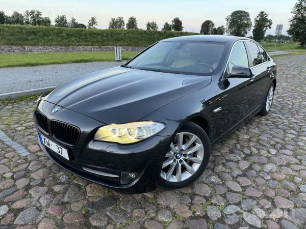 Grey BMW 530 2010 in Daugavpils, with an engine capacity of 3.00 L and mileage of 275 thousand km for 8550 €, photo 1 on AUTOMOTO.COM.LV