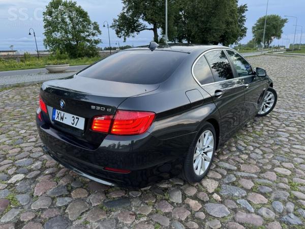 Grey BMW 530 2010 in Daugavpils, with an engine capacity of 3.00 L and mileage of 275 thousand km for 8550 €, photo 4 on AUTOMOTO.COM.LV