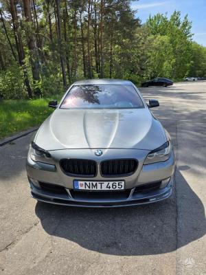 Pelēks BMW 530 2010 Klaipėda, ar dzinēja tilpumu 2.99 L un nobraukumu 366 tūkst. km par 7500 €, foto  vietnē AUTOMOTO.COM.LV