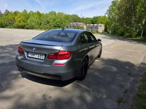Grey BMW 530 2010 in Klaipeda, with an engine capacity of 2.99 L and mileage of 366 thousand km for 7500 €, photo 7 on AUTOMOTO.COM.LV