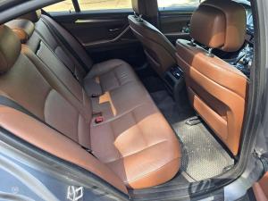 Grey BMW 530 2010 in Klaipeda, with an engine capacity of 2.99 L and mileage of 366 thousand km for 7500 €, photo 13 on AUTOMOTO.COM.LV