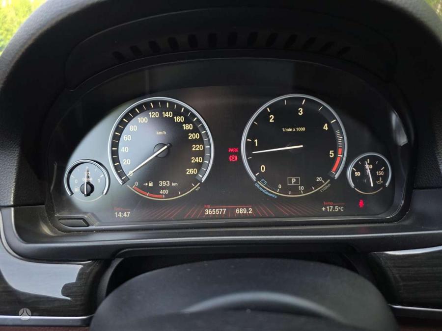 Grey BMW 530 2010 in Klaipeda, with an engine capacity of 2.99 L and mileage of 366 thousand km for 7500 €, photo 16 on AUTOMOTO.COM.LV