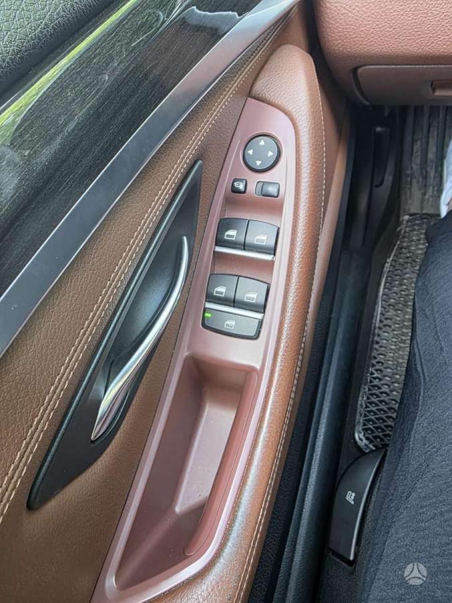 Grey BMW 530 2010 in Klaipeda, with an engine capacity of 2.99 L and mileage of 366 thousand km for 7500 €, photo 17 on AUTOMOTO.COM.LV