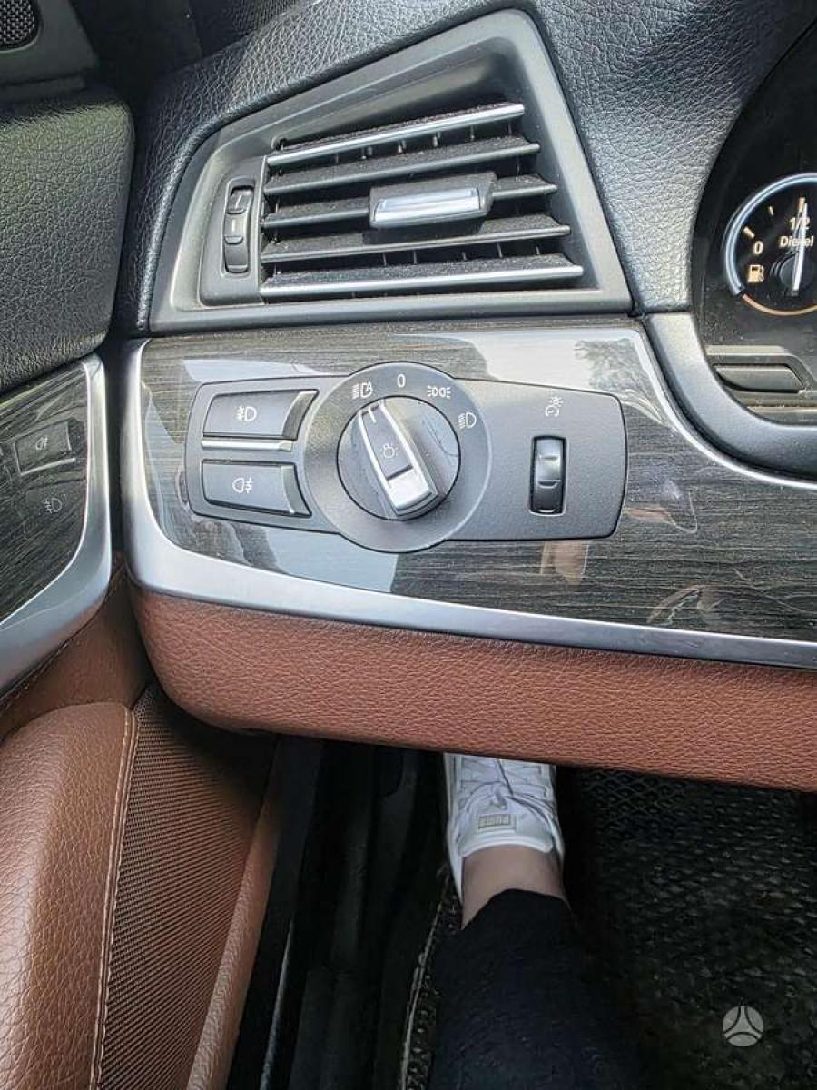 Grey BMW 530 2010 in Klaipeda, with an engine capacity of 2.99 L and mileage of 366 thousand km for 7500 €, photo 18 on AUTOMOTO.COM.LV