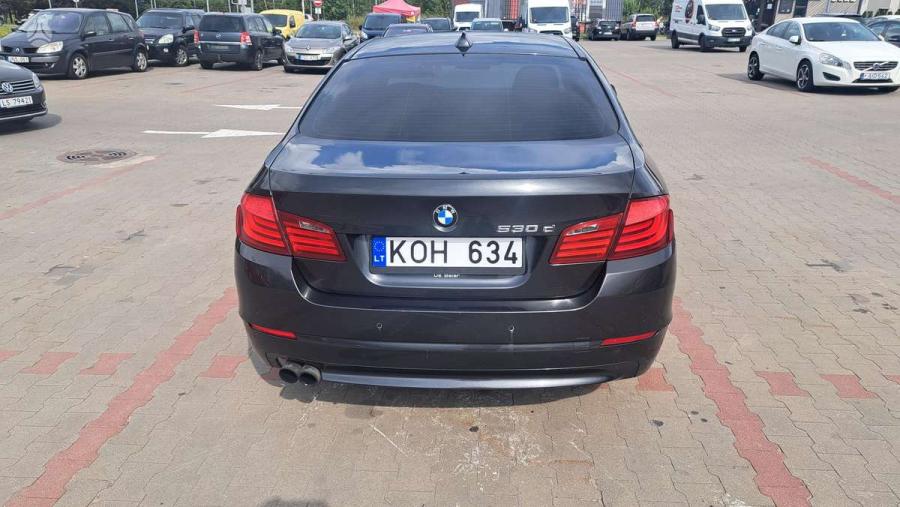 Pelēks BMW 530 2010 Viļņa, ar dzinēja tilpumu 2.99 L un nobraukumu 368 tūkst. km par 7800 €, foto 7 vietnē AUTOMOTO.COM.LV