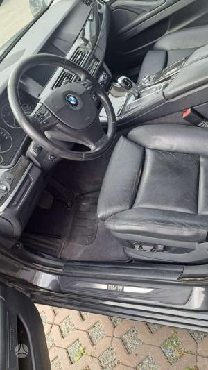 Pelēks BMW 530 2010 Viļņa, ar dzinēja tilpumu 2.99 L un nobraukumu 368 tūkst. km par 7800 €, foto 12 vietnē AUTOMOTO.COM.LV