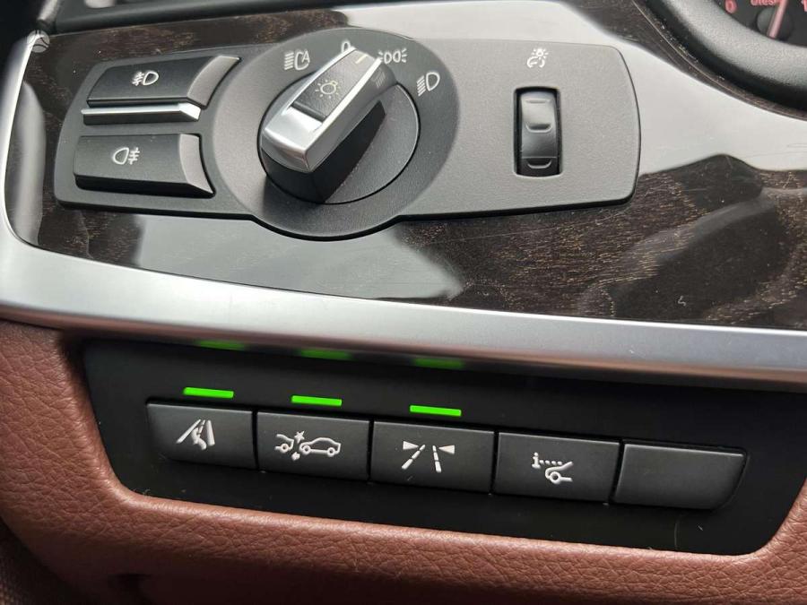 Grey BMW 530 2010 in Kaunas, with an engine capacity of 3.00 L and mileage of 340 thousand km for 8250 €, photo 4 on AUTOMOTO.COM.LV