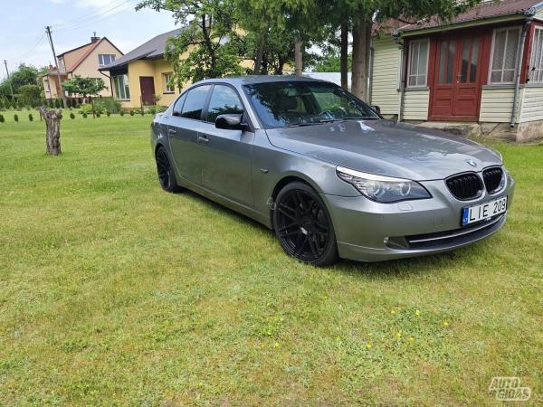 Grey BMW 530 2010 in Taurage, with an engine capacity of 3.00 L and mileage of 400 thousand km for 4700 €, photo 1 on AUTOMOTO.COM.LV