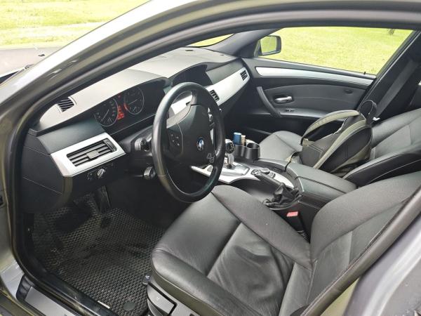 Grey BMW 530 2010 in Taurage, with an engine capacity of 3.00 L and mileage of 400 thousand km for 4700 €, photo 6 on AUTOMOTO.COM.LV