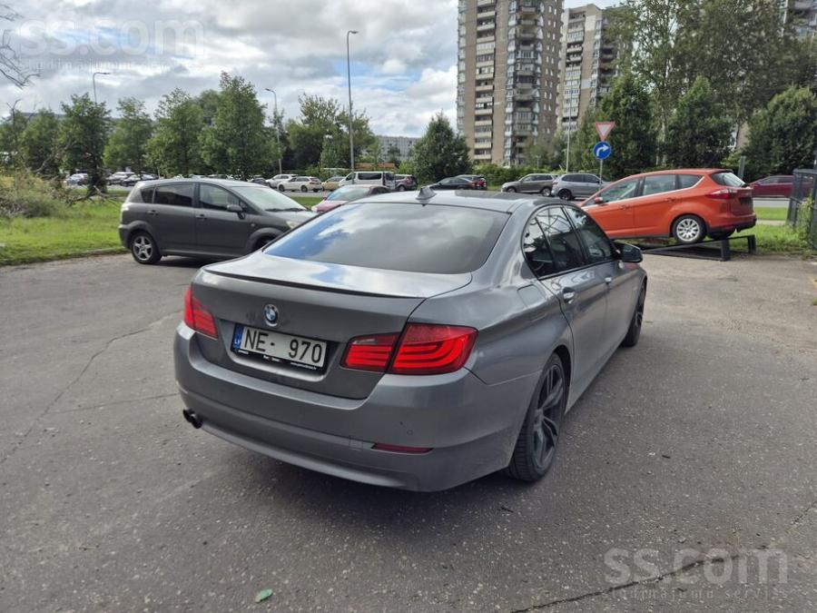 Pelēks BMW 530 2010 Rīga, ar dzinēja tilpumu 3.00 L un nobraukumu 261 tūkst. km par 6990 €, foto 7 vietnē AUTOMOTO.COM.LV