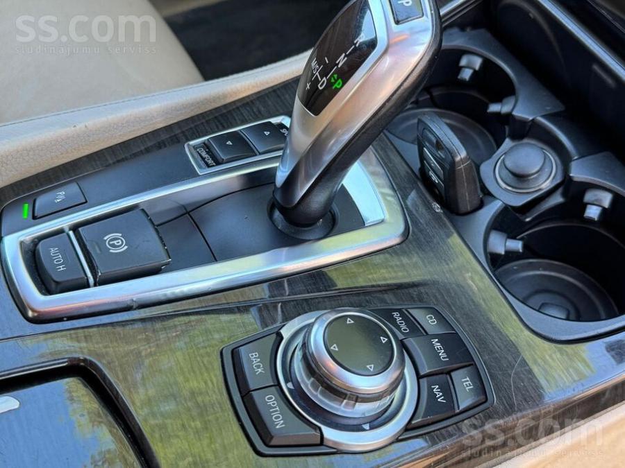 Pelēks BMW 530 2010 Rīga, ar dzinēja tilpumu 3.00 L un nobraukumu 245 tūkst. km par 7400 €, foto 12 vietnē AUTOMOTO.COM.LV