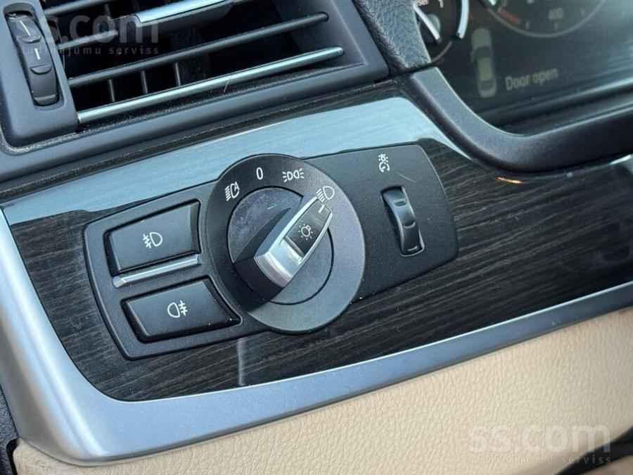 Pelēks BMW 530 2010 Rīga, ar dzinēja tilpumu 3.00 L un nobraukumu 245 tūkst. km par 7400 €, foto 15 vietnē AUTOMOTO.COM.LV