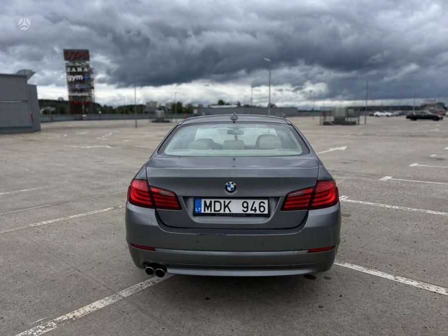 Pelēks BMW 530 2010 Viļņa, ar dzinēja tilpumu 3.00 L un nobraukumu 316 tūkst. km par 6500 €, foto 5 vietnē AUTOMOTO.COM.LV