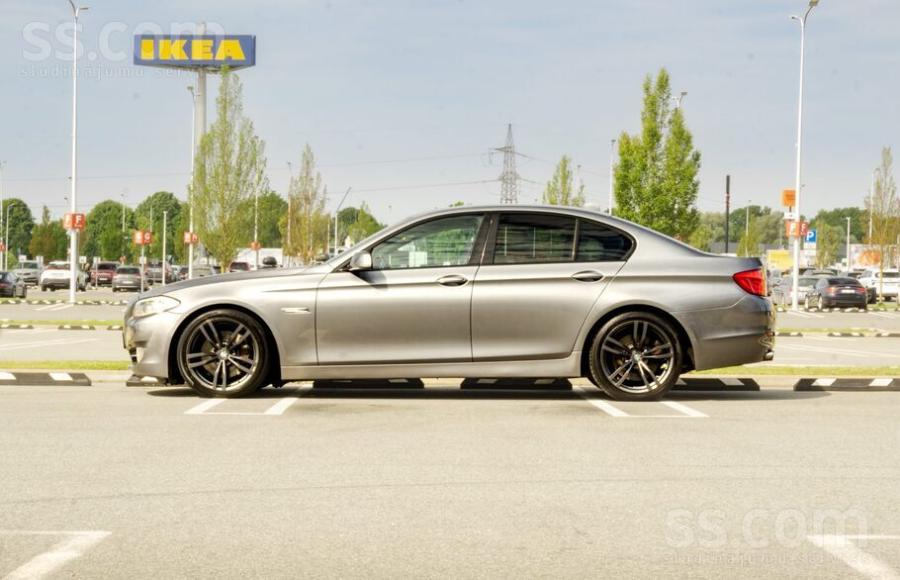 Grey BMW 530 2010 in Riga, with an engine capacity of 3.00 L and mileage of 261 thousand km for 6990 €, photo 6 on AUTOMOTO.COM.LV