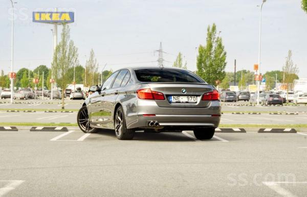 Grey BMW 530 2010 in Riga, with an engine capacity of 3.00 L and mileage of 261 thousand km for 6990 €, photo 8 on AUTOMOTO.COM.LV