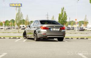Grey BMW 530 2010 in Riga, with an engine capacity of 3.00 L and mileage of 261 thousand km for 6990 €, photo 9 on AUTOMOTO.COM.LV