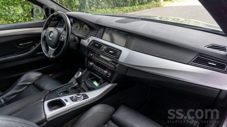 Grey BMW 530 2010 in Riga, with an engine capacity of 3.00 L and mileage of 261 thousand km for 6990 €, photo 12 on AUTOMOTO.COM.LV