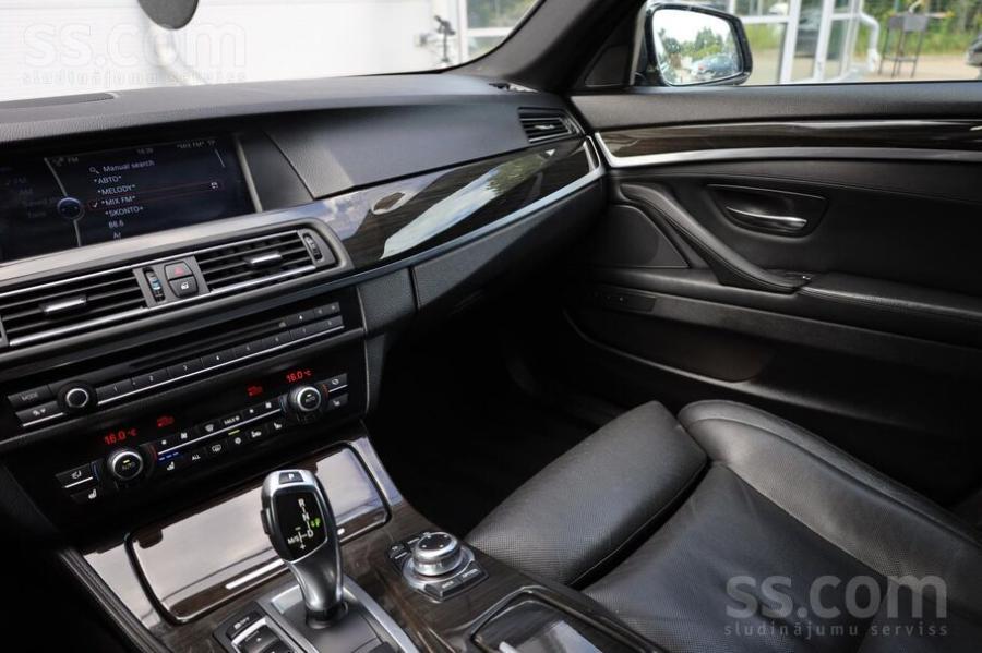 Pelēks BMW 530 2010 Rīga, ar dzinēja tilpumu 3.00 L un nobraukumu 420 tūkst. km par 8495 €, foto 11 vietnē AUTOMOTO.COM.LV