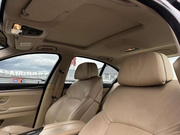 Grey BMW 530 2010 in Vilnius, with an engine capacity of 3.00 L and mileage of 315 thousand km for 6000 €, photo 7 on AUTOMOTO.COM.LV