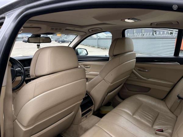 Grey BMW 530 2010 in Vilnius, with an engine capacity of 3.00 L and mileage of 315 thousand km for 6000 €, photo 8 on AUTOMOTO.COM.LV