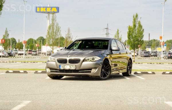 Grey BMW 530 2010 in Riga, with an engine capacity of 3.00 L and mileage of 261 thousand km for 6190 €, photo 1 on AUTOMOTO.COM.LV
