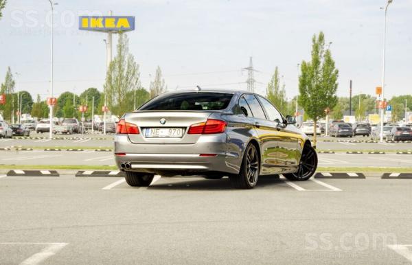 Grey BMW 530 2010 in Riga, with an engine capacity of 3.00 L and mileage of 261 thousand km for 6190 €, photo 6 on AUTOMOTO.COM.LV