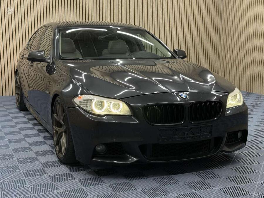 Grey BMW 530 2010 in Marijampole, with an engine capacity of 2.99 L and mileage of 270 thousand km for 10900 €, photo 1 on AUTOMOTO.COM.LV