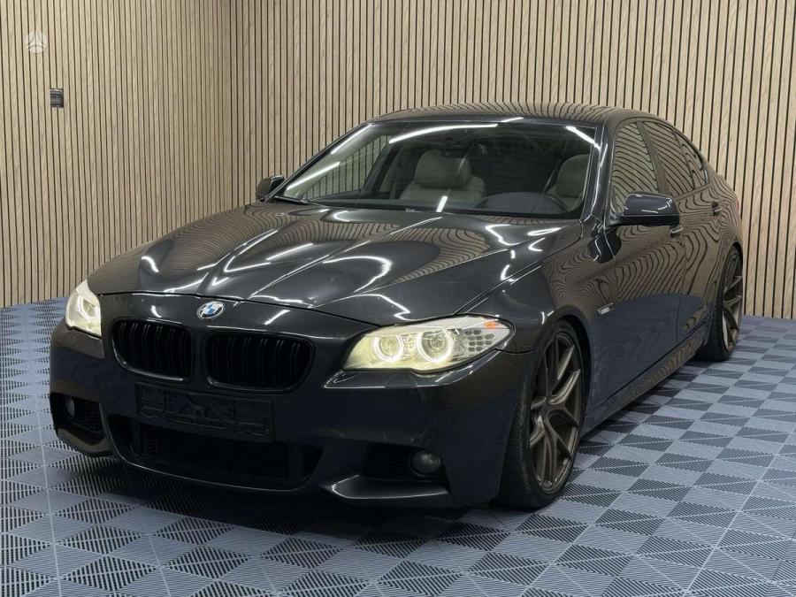 Grey BMW 530 2010 in Marijampole, with an engine capacity of 2.99 L and mileage of 270 thousand km for 10900 €, photo 6 on AUTOMOTO.COM.LV