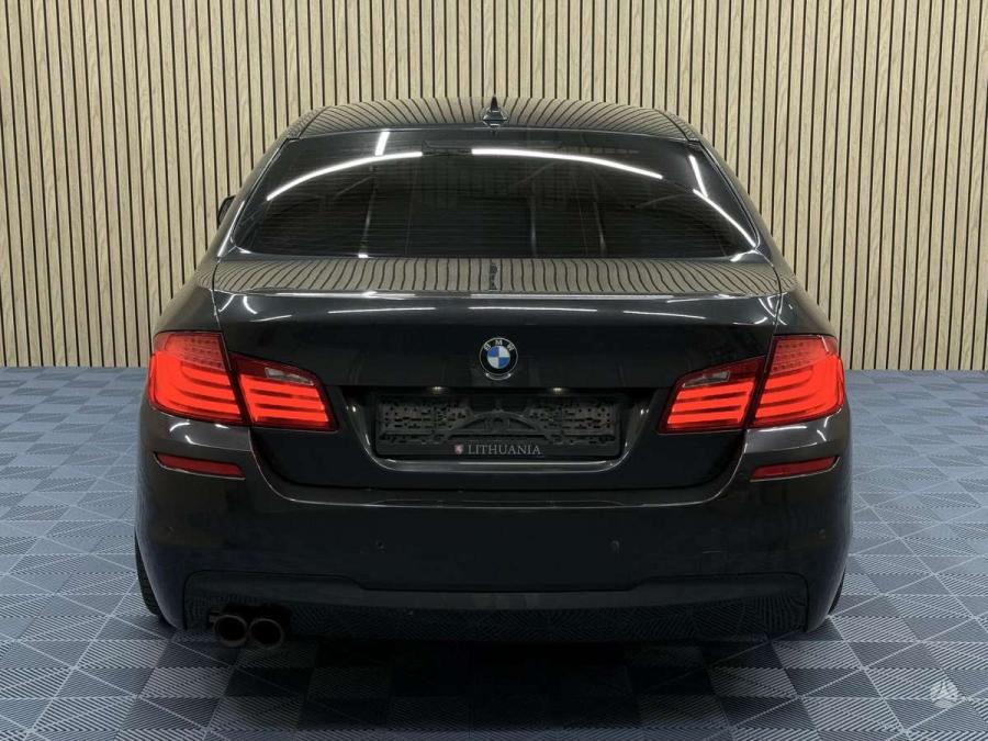 Grey BMW 530 2010 in Marijampole, with an engine capacity of 2.99 L and mileage of 270 thousand km for 10900 €, photo 8 on AUTOMOTO.COM.LV