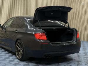 Grey BMW 530 2010 in Marijampole, with an engine capacity of 2.99 L and mileage of 270 thousand km for 10900 €, photo 14 on AUTOMOTO.COM.LV