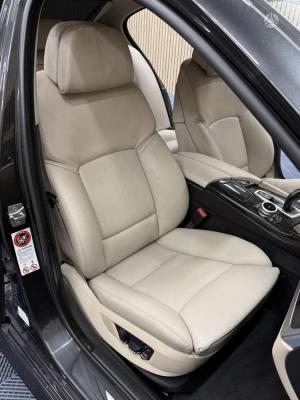 Grey BMW 530 2010 in Marijampole, with an engine capacity of 2.99 L and mileage of 270 thousand km for 10900 €, photo 16 on AUTOMOTO.COM.LV