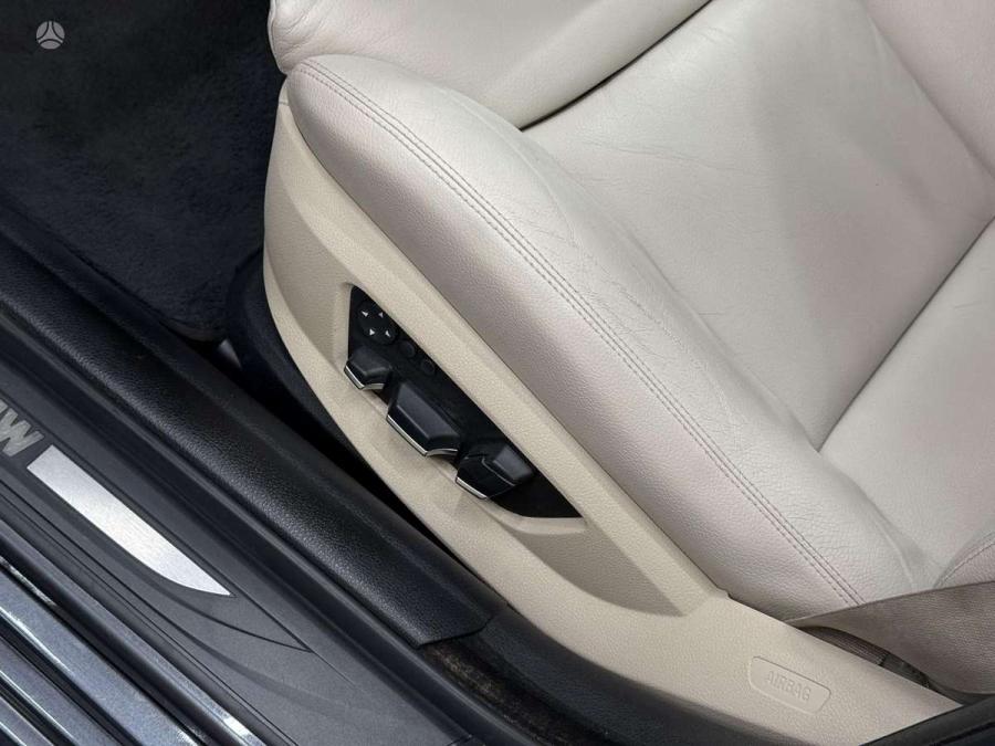 Grey BMW 530 2010 in Marijampole, with an engine capacity of 2.99 L and mileage of 270 thousand km for 10900 €, photo 23 on AUTOMOTO.COM.LV