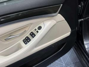 Grey BMW 530 2010 in Marijampole, with an engine capacity of 2.99 L and mileage of 270 thousand km for 10900 €, photo 24 on AUTOMOTO.COM.LV
