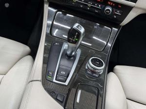 Grey BMW 530 2010 in Marijampole, with an engine capacity of 2.99 L and mileage of 270 thousand km for 10900 €, photo 31 on AUTOMOTO.COM.LV
