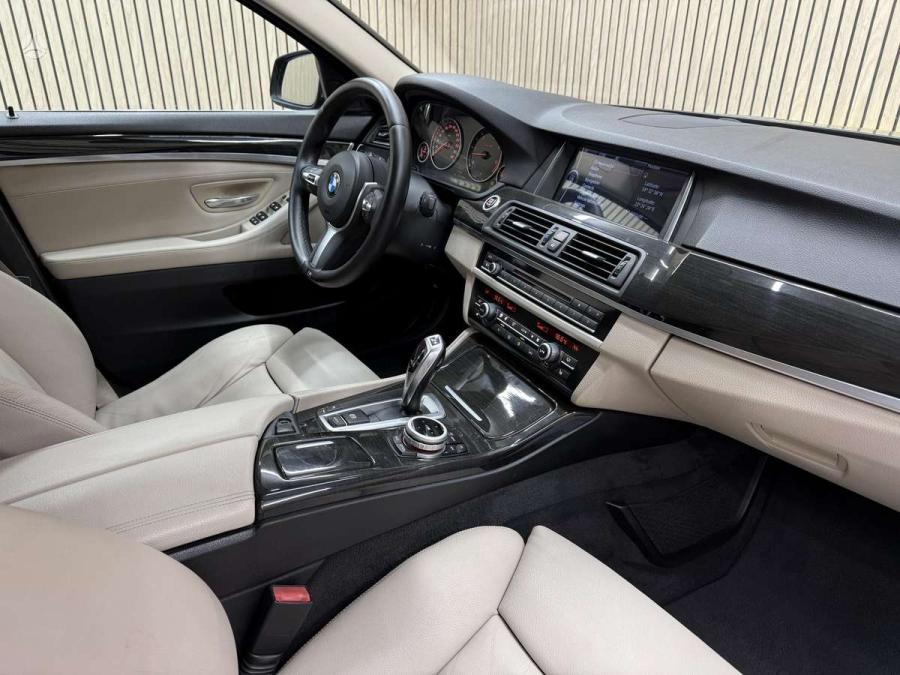 Grey BMW 530 2010 in Marijampole, with an engine capacity of 2.99 L and mileage of 270 thousand km for 10900 €, photo 33 on AUTOMOTO.COM.LV