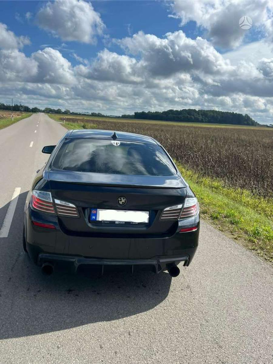Grey BMW 530 2010 in Gargzdai, with an engine capacity of 3.00 L and mileage of 203 thousand km for 5005 €, photo 6 on AUTOMOTO.COM.LV