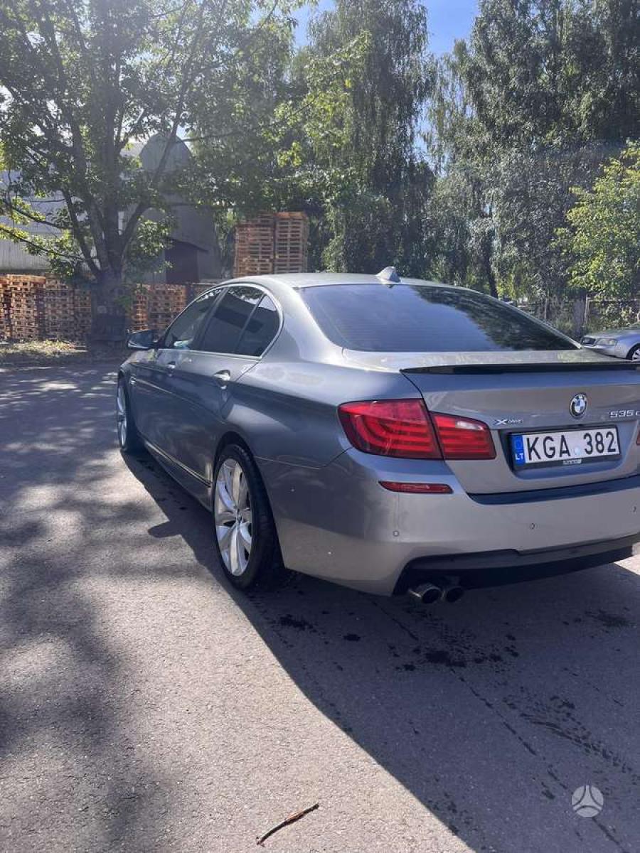 Grey BMW 530 2010 in Kaunas, with an engine capacity of 2.99 L and mileage of 423 thousand km for 10000 €, photo 5 on AUTOMOTO.COM.LV