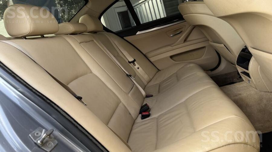 Grey BMW 530 2010 in Riga, with an engine capacity of 3.00 L and mileage of 0 thousand km for 7950 €, photo 16 on AUTOMOTO.COM.LV